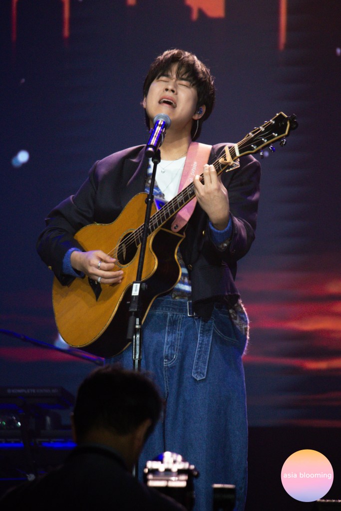Lee Mu Jin Creates Unforgettable Memories at First Overseas Solo ...