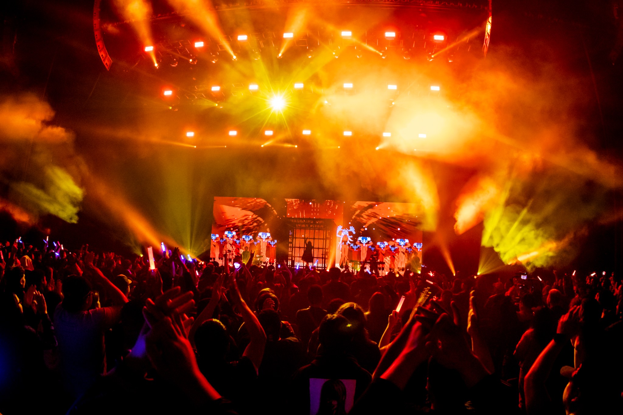 Ado Lights Up Peacock Theater in Blue on ‘Wish’ Tour - Asia Blooming